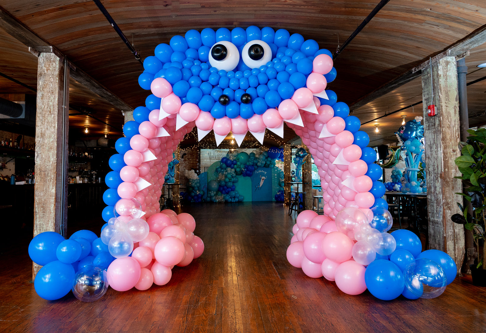 Balloon Arches – Delloons Boutique